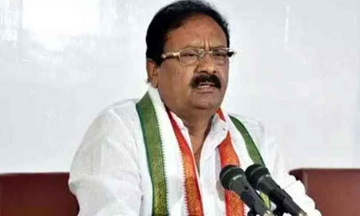 Shabbir urges KCR, Jagan to seek PM's intervention