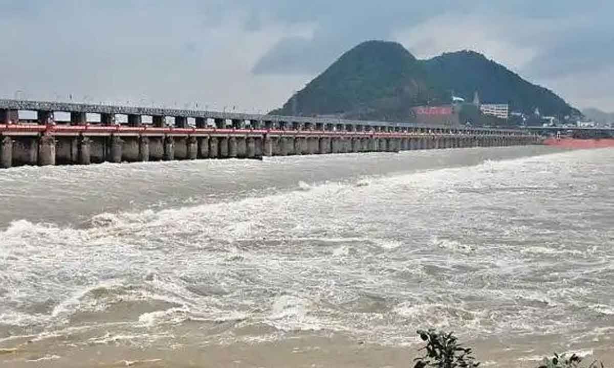 Prakasam Barrage to get 4 lakh cusecs of floodwater