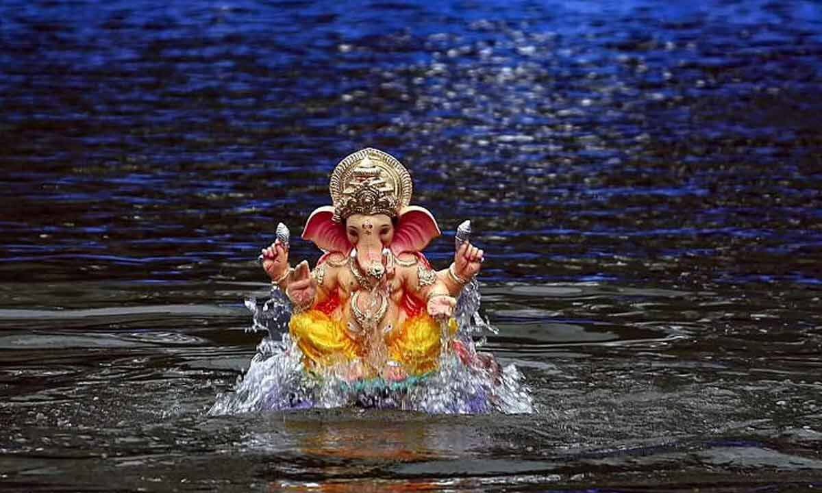 Ganesh immersion: TSRTC to run 565 special buses