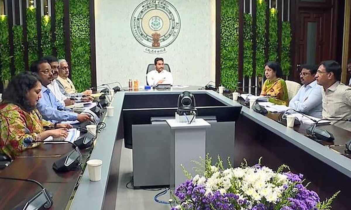 YS Jagan reviews in EAP Projects, asks officials to focus on rivers in ...