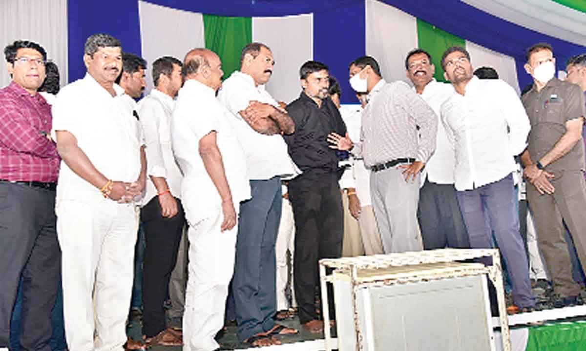 Jagan to launch 3rd phase of YSR Cheyutha in Kuppam today