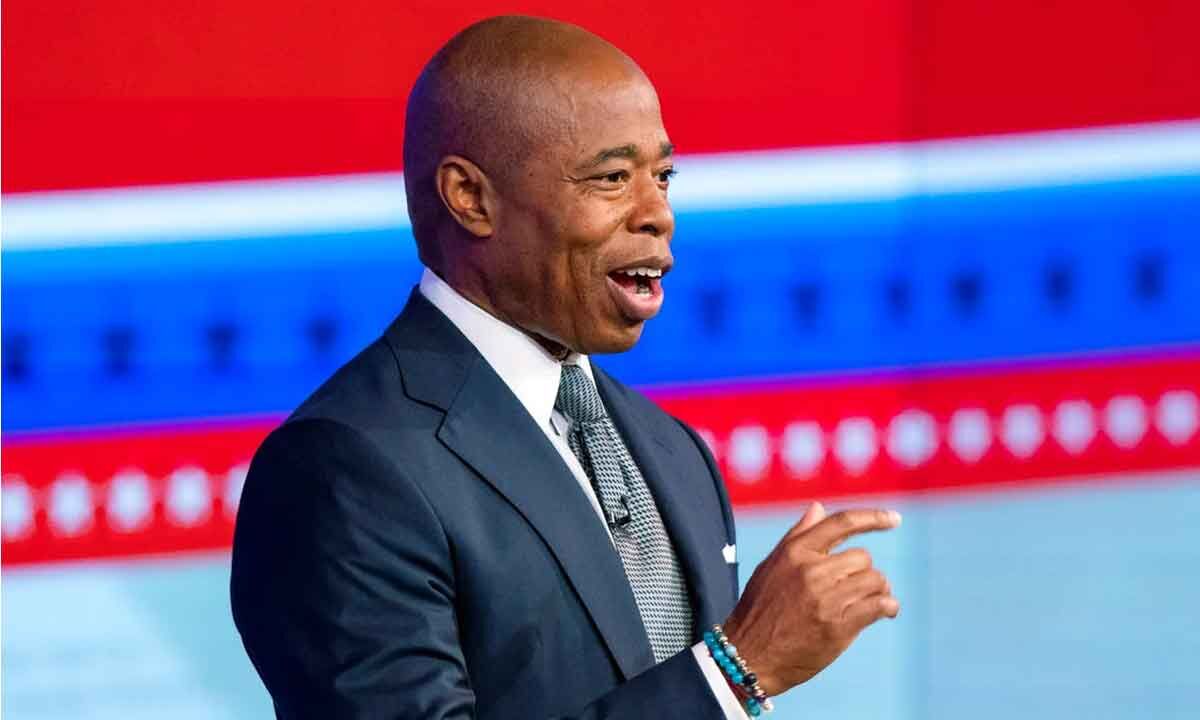 NYC to set up humanitarian relief centres to handle asylum seekers ...