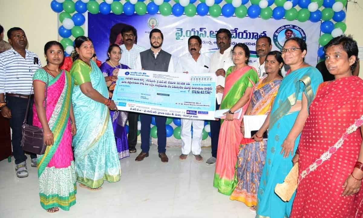 1.24L benefitted under YSR Cheyutha in Kurnool