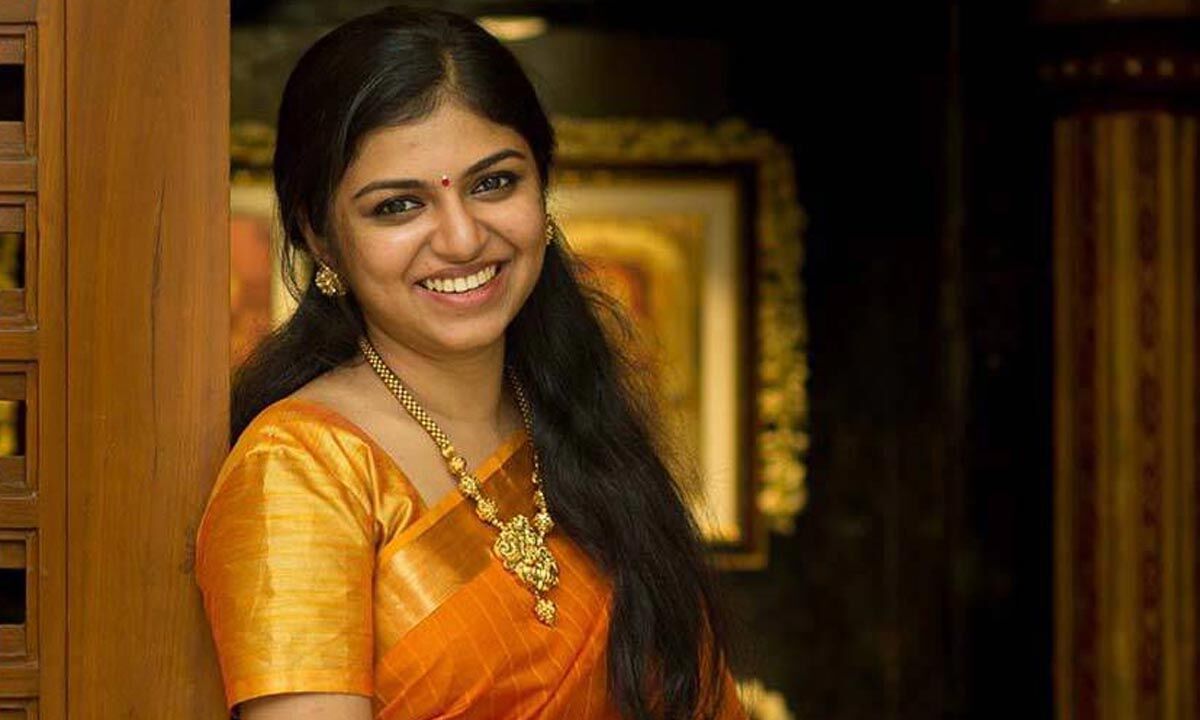 Raveena SR finishes a decade in dubbing, thanks people