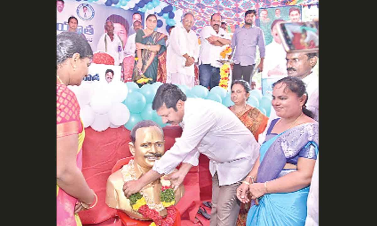 Govt implementing schemes for women empowerment: Minister Jogi