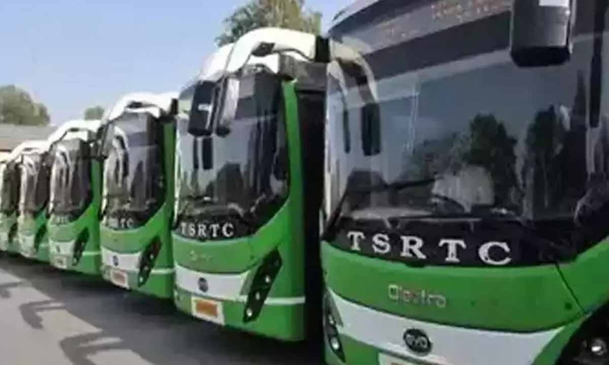TSRTC to run 385 spl buses for Dussehra