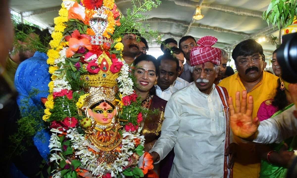 Bandaru Dattatreya hosts Alai Balai in Nampally, fervour marks the event