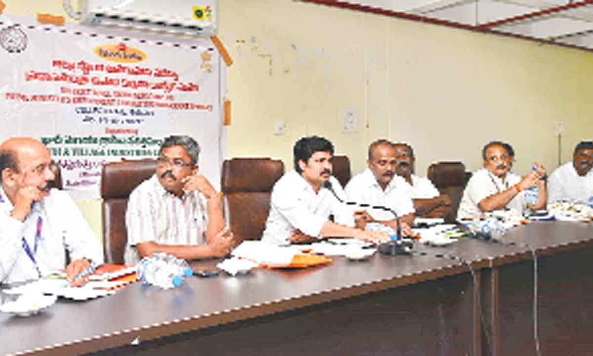 MP Gurumoorthy exhorts youth to make use of PMEGP to set up MSME units