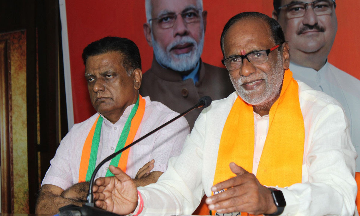 Oppn party constituencies see development only after MLAs quit: Dr K Laxman