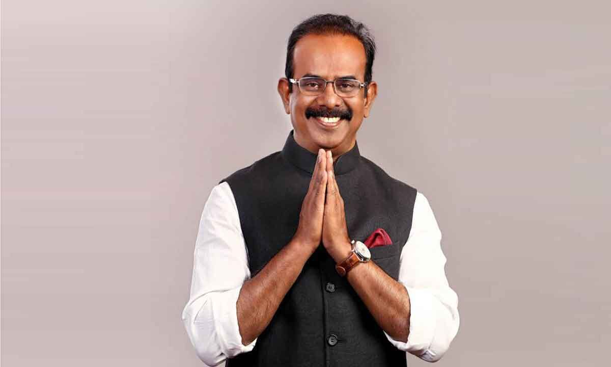 Boora Narsaiah Goud joins BJP in presence of Tarun Chugh