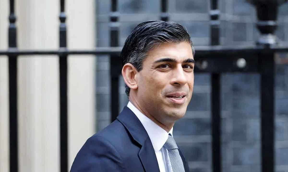 Sunak hit 100 MPs mark for PM race, supporters say