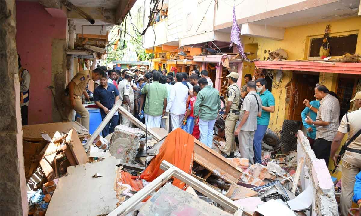 Hyderabad: LPG cylinder blast kills one, reduces 3 houses to rubble