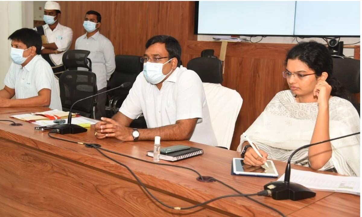 Nellore braces for cyclone after fresh alert