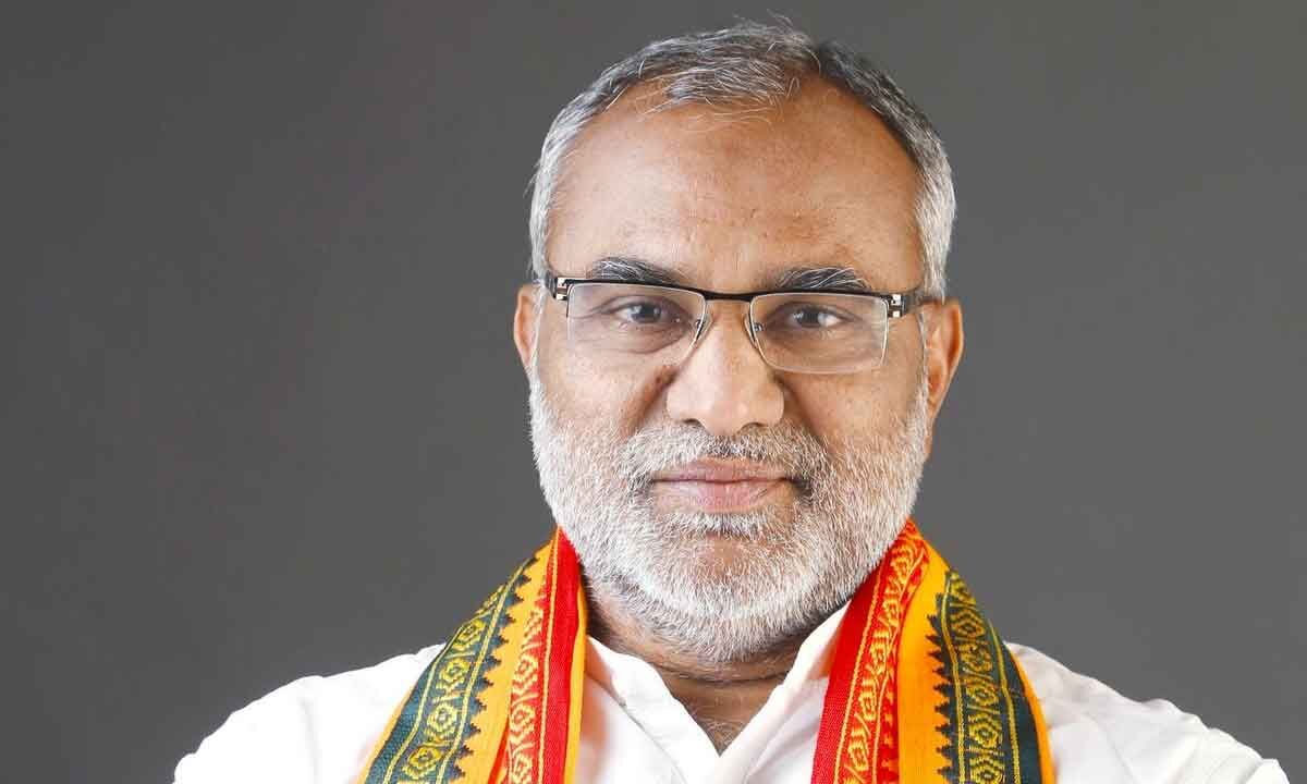 Rajagopal was tough against TRS, says P Shekhar