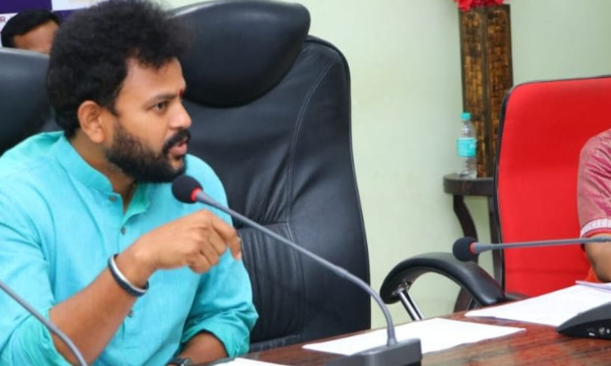 Srikakulam: MP Rammohan reviews MP LADS works