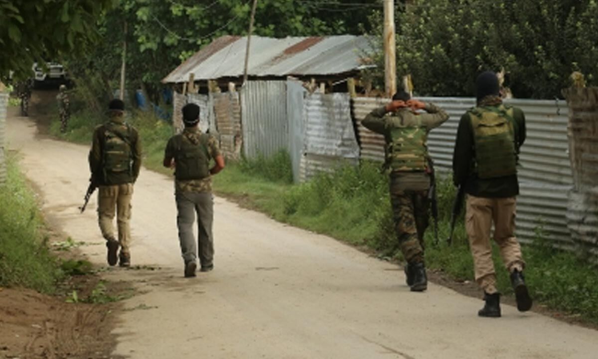 Lashkar-e-Taiba hybrid terrorist killed in Kashmir encounter