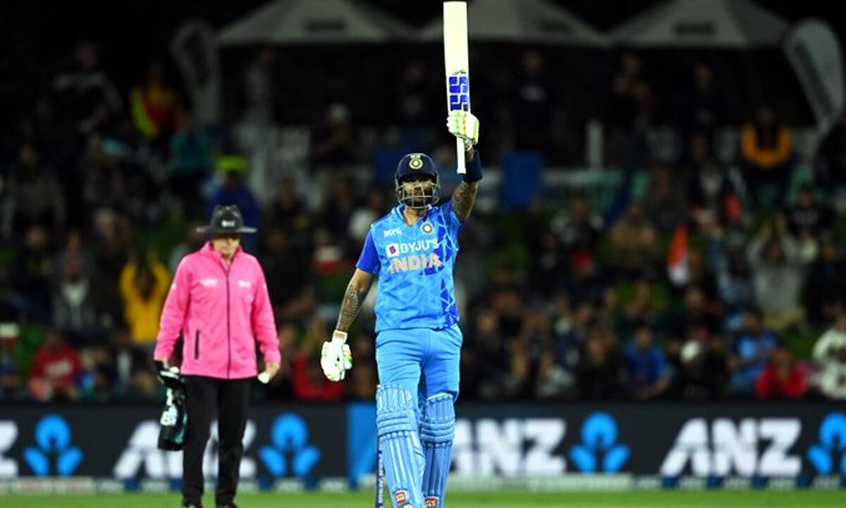IND v NZ, 2nd T20I: Suryakumar's unbeaten 49-ball ton propels India to 191/6 despite Southee hat ...