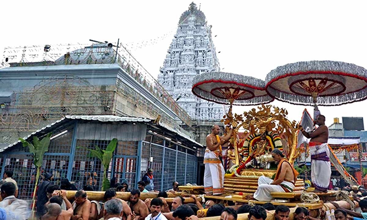 Goddess Padmavati of Tiruchanur appeared on Kalpavriksha vehicle