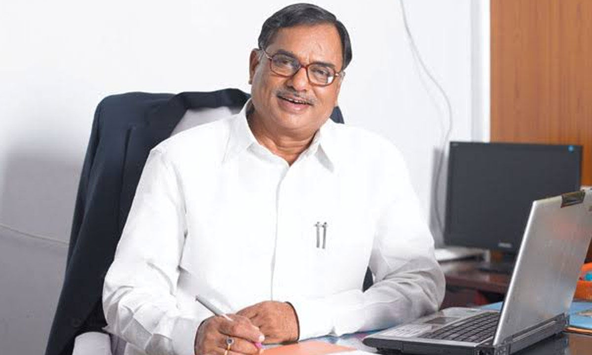 MLA Dasari Manohar urges SCR GM to halt express trains at Peddapalli ...