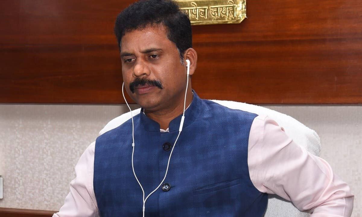 Expedite govt priority buildings construction, officials told