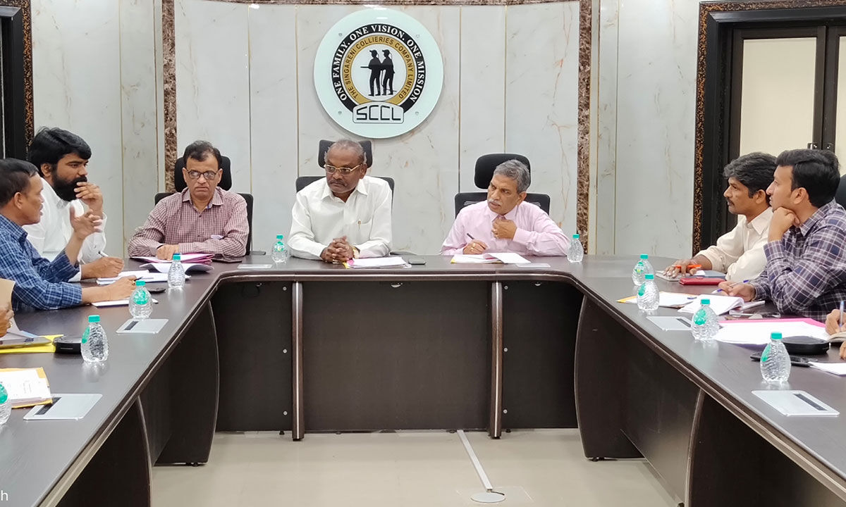 SCCL GM reviews arrangements for foundation day fete