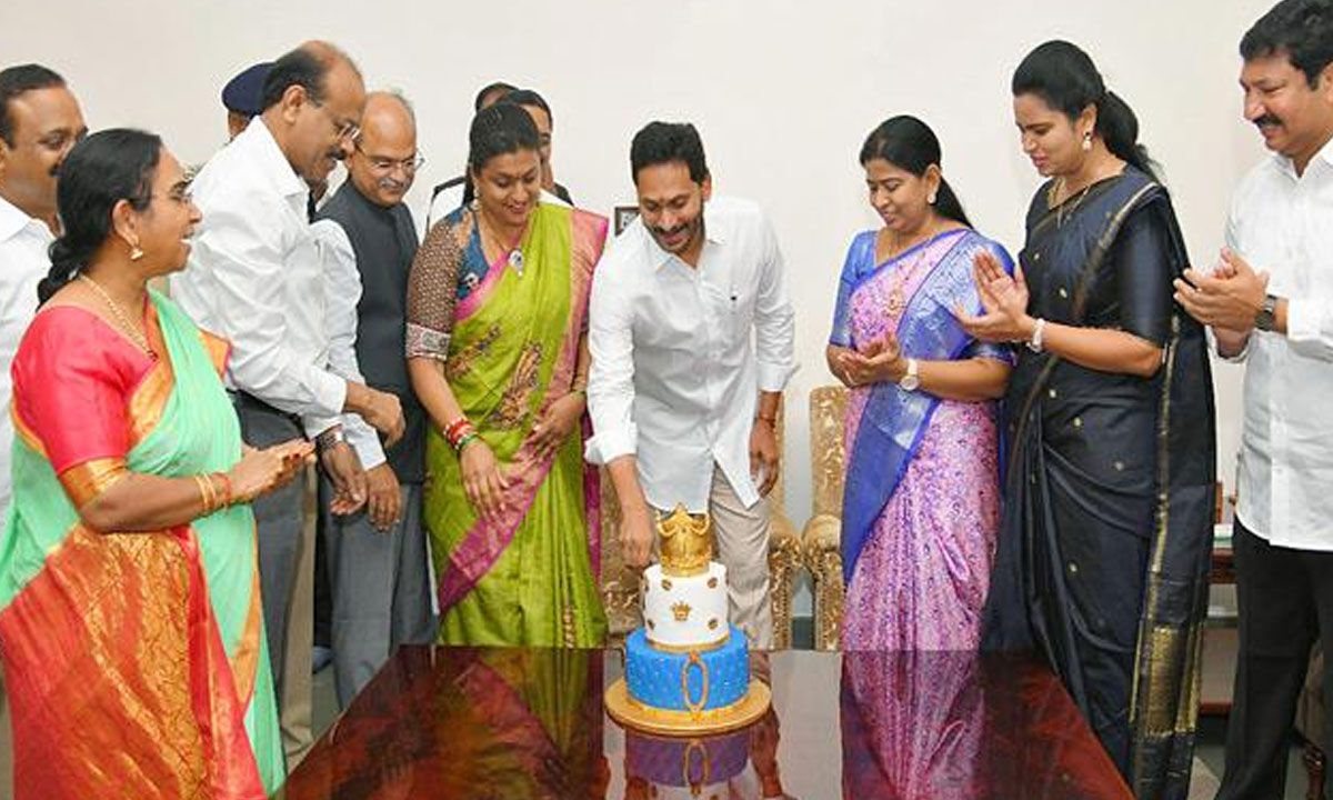 YS Jagan birthday celebrations held grandly at CM camp office ...