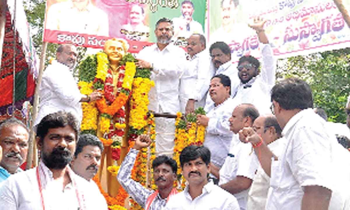 Kapus should unite to achieve political power