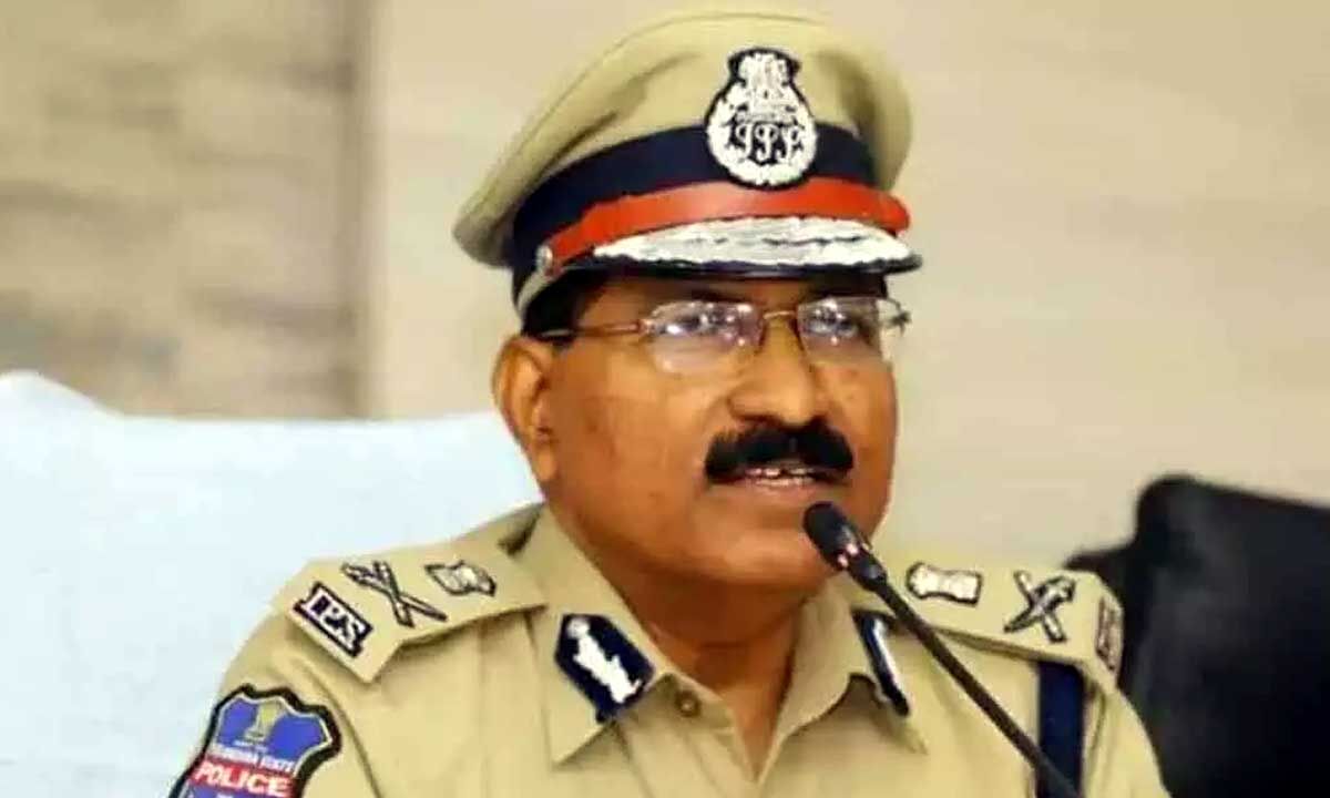 Farewell parade held for outgoing DGP M Mahender Reddy
