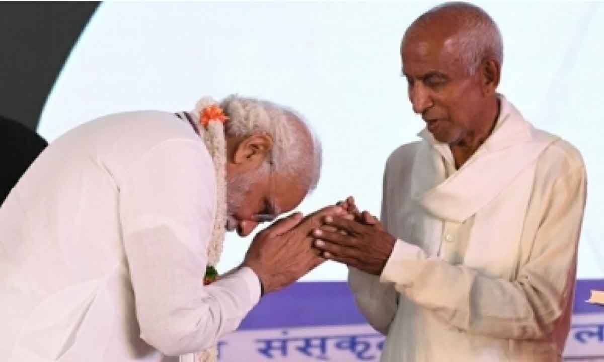 'Worked tirelessly for betterment of others', PM Modi pays tributes to ...