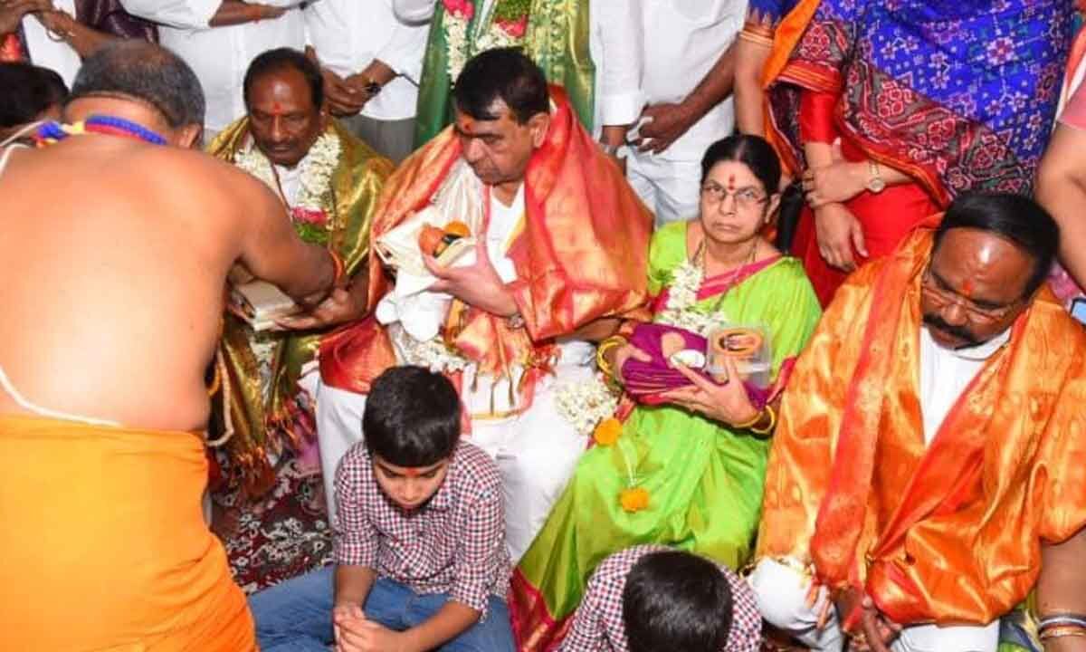 Speaker Pocharam terms CM KCR 'divine servant'