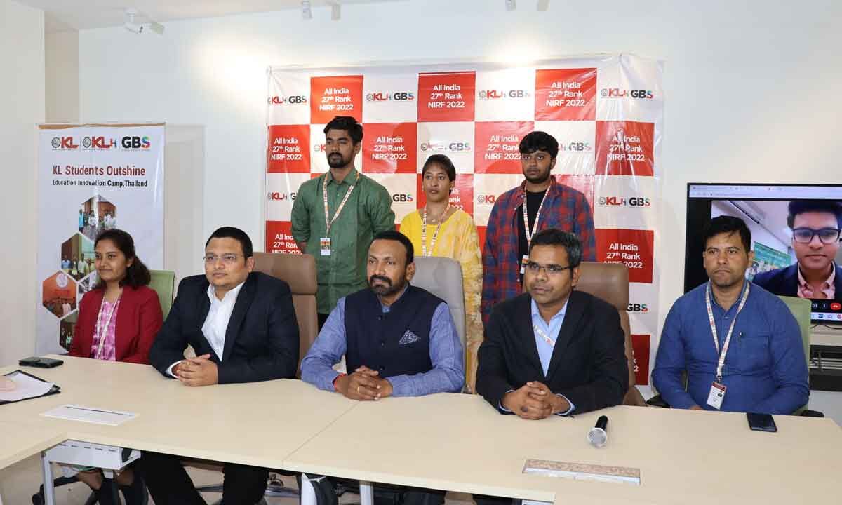 Students win awards for innovative ideas