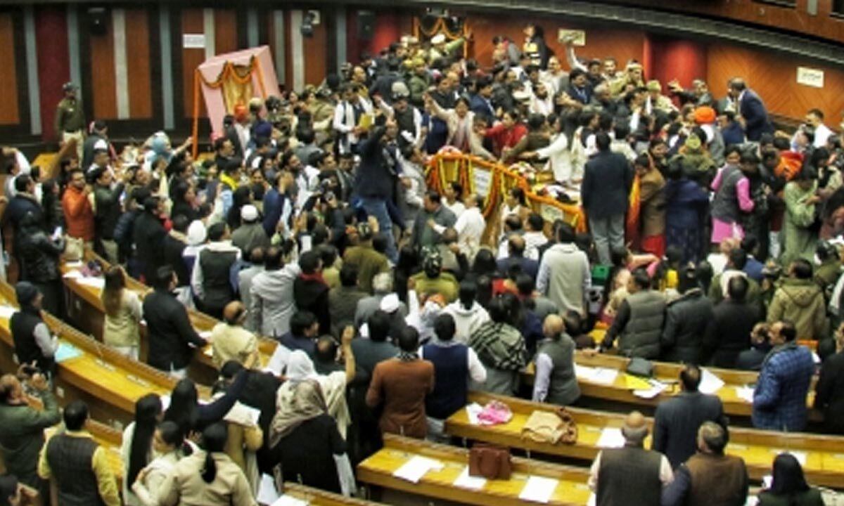 BJP and AAP locked in a fierce tussle to grab Delhi Mayor's post