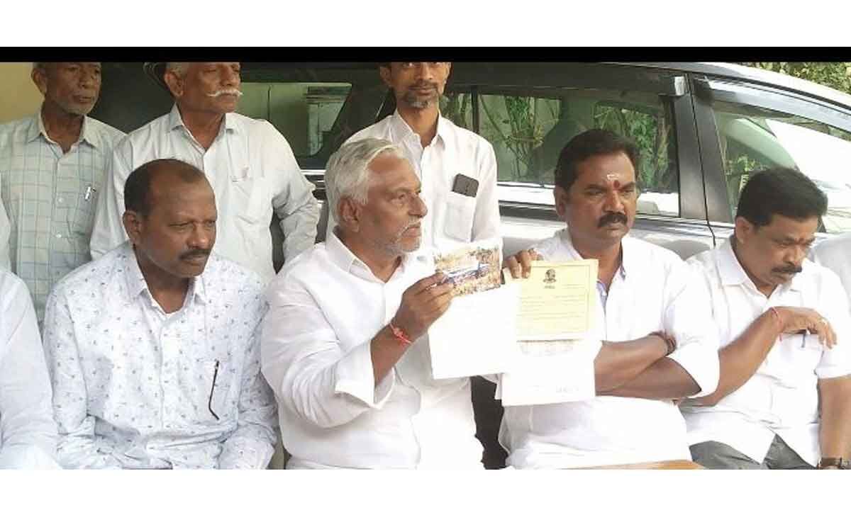 Allot 2BHK Indiramma houses to beneficiaries: Jeevan Reddy