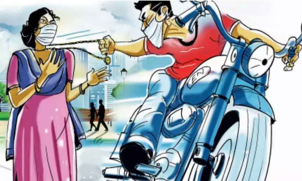 Hyderabad: Police on alert after series of chain snatchings