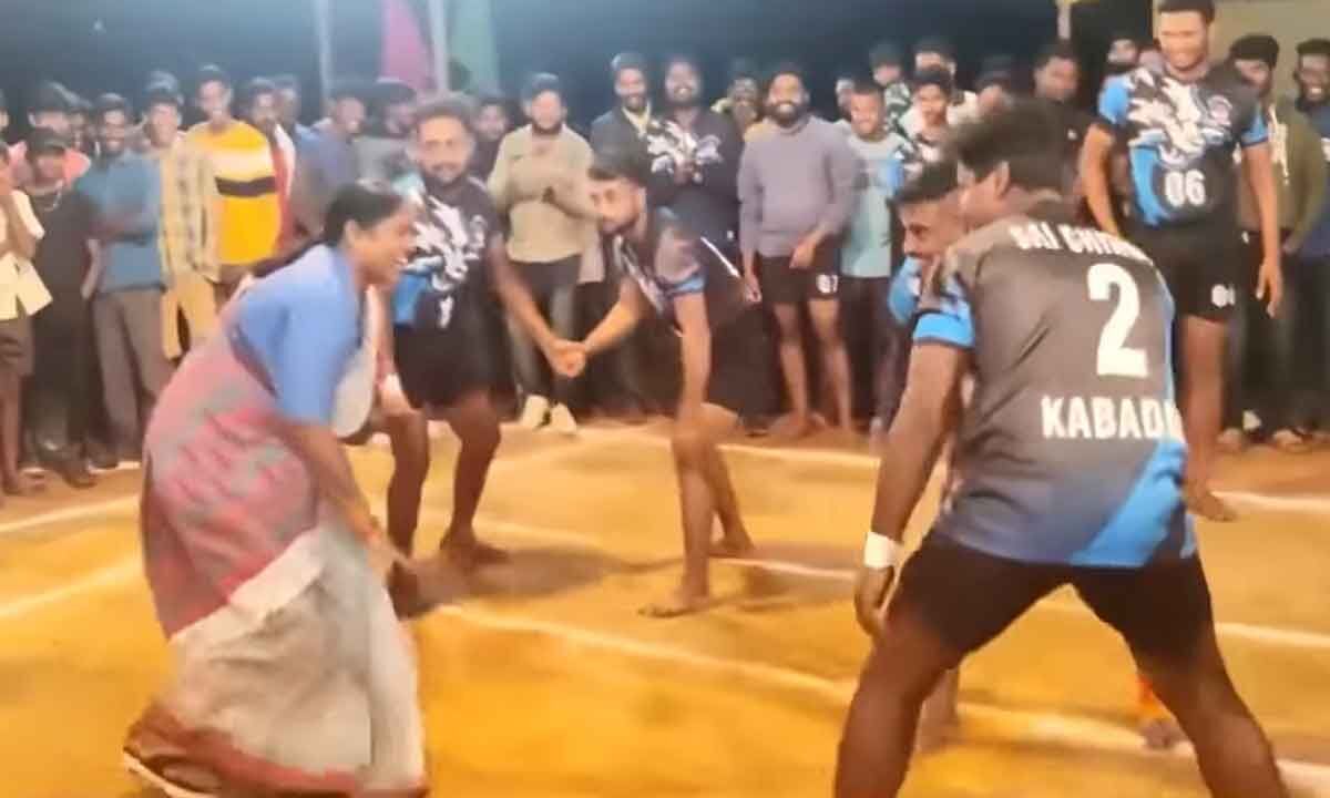 Seethakka plays kabaddi with you in Mulugu
