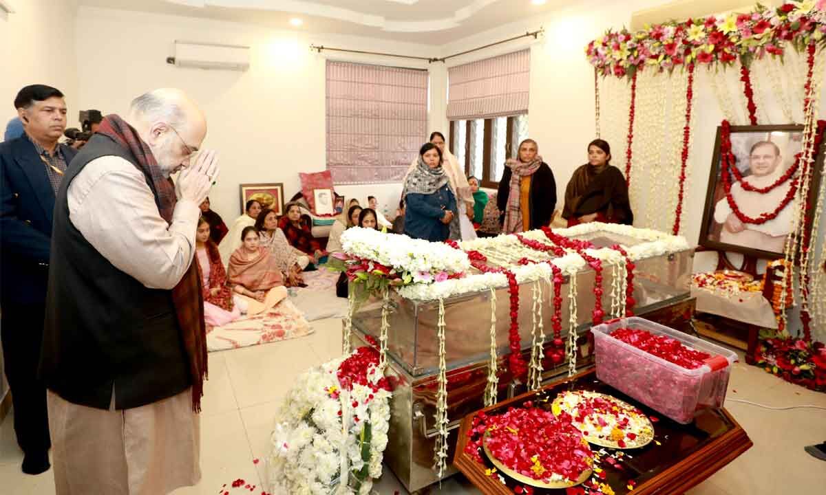 Prez Murmu, Amit Shah pay homage to Ex-minister Sharad Yadav at his ...