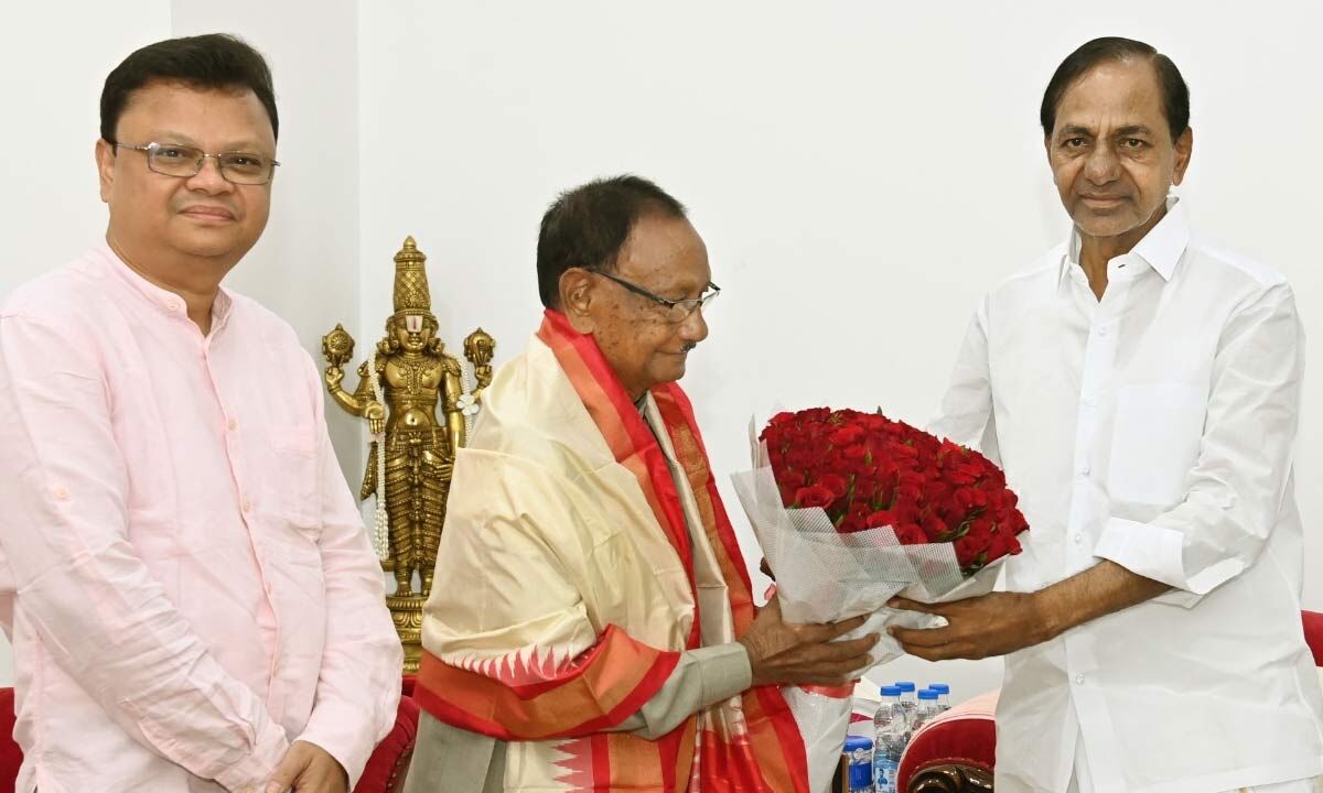 KCR extends BRS invite to Gamang