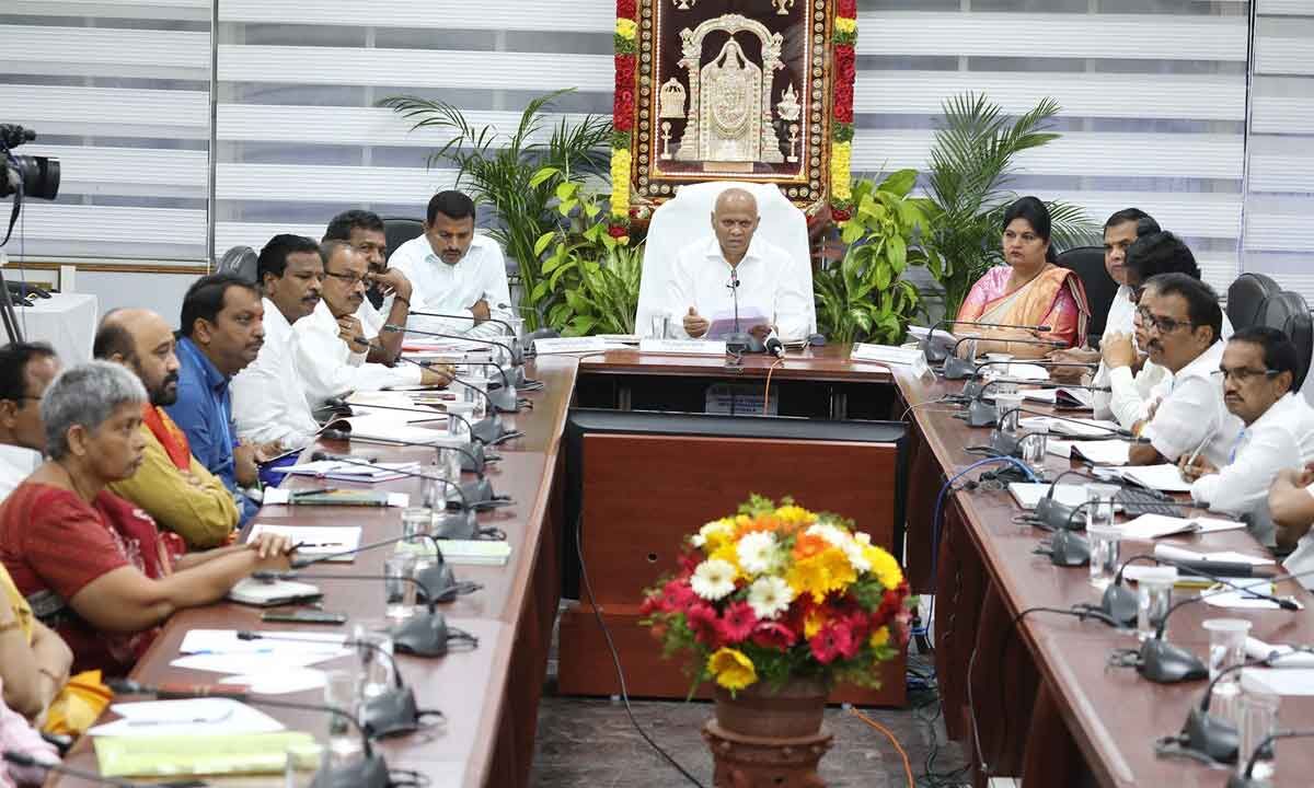 TTD to set up 30 more counters for issuing laddus, says EO