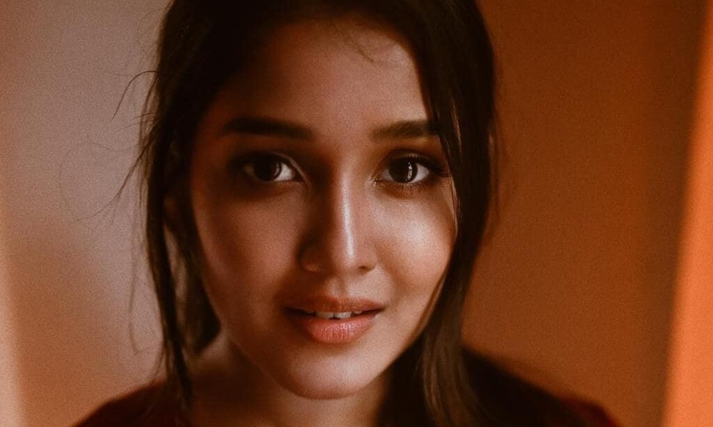 Butta Bomma Anikha Surendran Biography: Movielist, Images, Age, Instagram
