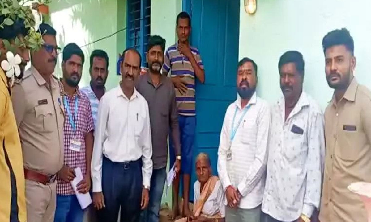 SDM evicts grandson from ancestral house, hands it over to grandmother