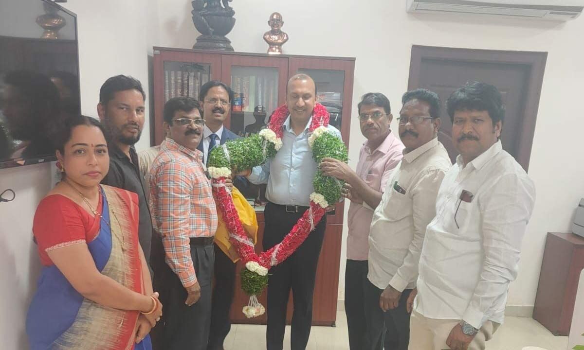 Hyderabad: Navin Mittal felicitated on promotion