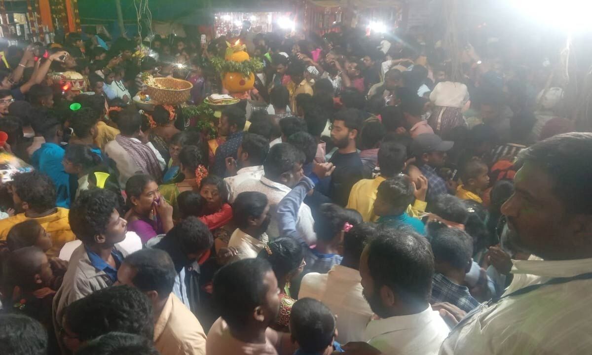 Suryapet: Durajapally turns sea of humanity