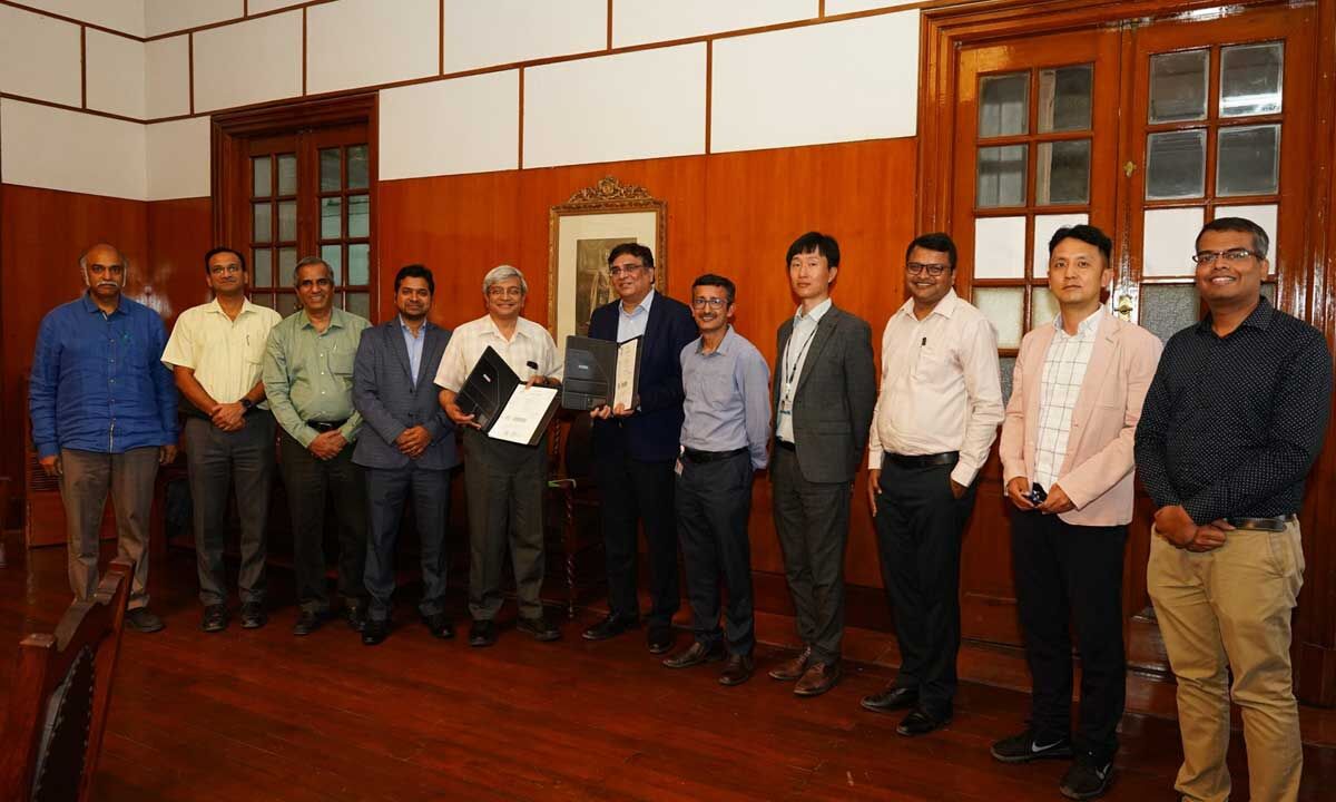IISc collaborates with Samsung R&D to study electrostatic discharge