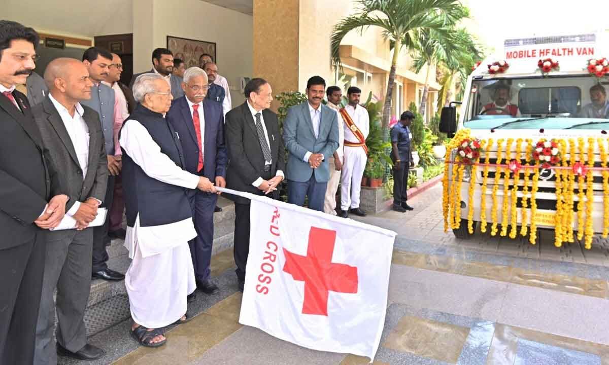 Governor flags off Red Cross mobile health van
