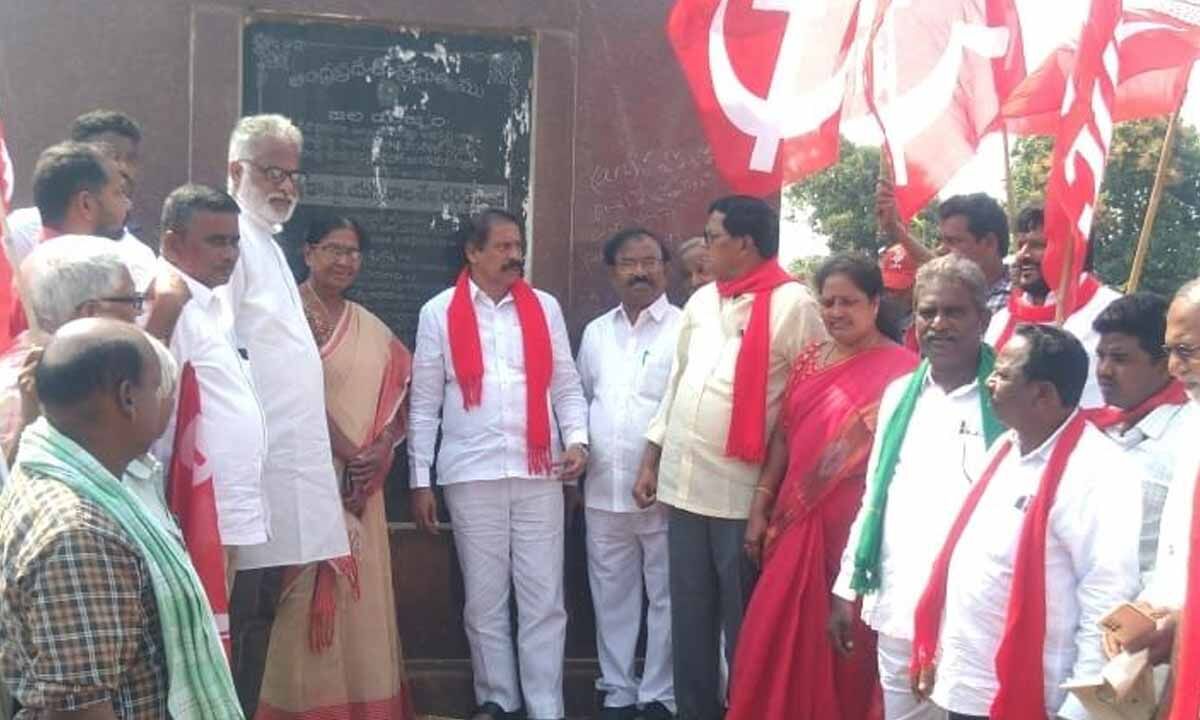 Pay package as per 2013 Act: CPI leaders