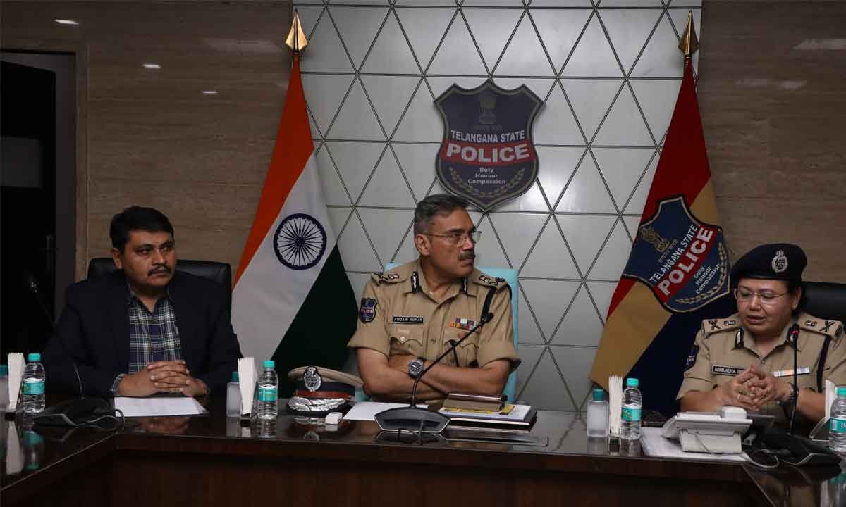 Reception officers play vital role in enhancing dept image: DGP