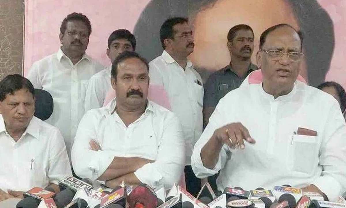 Play a constructive role; Gutha Sukhender Reddy tells Opposition
