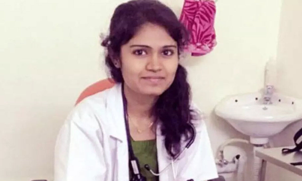 KMC medico Preethi declared dead at NIMS