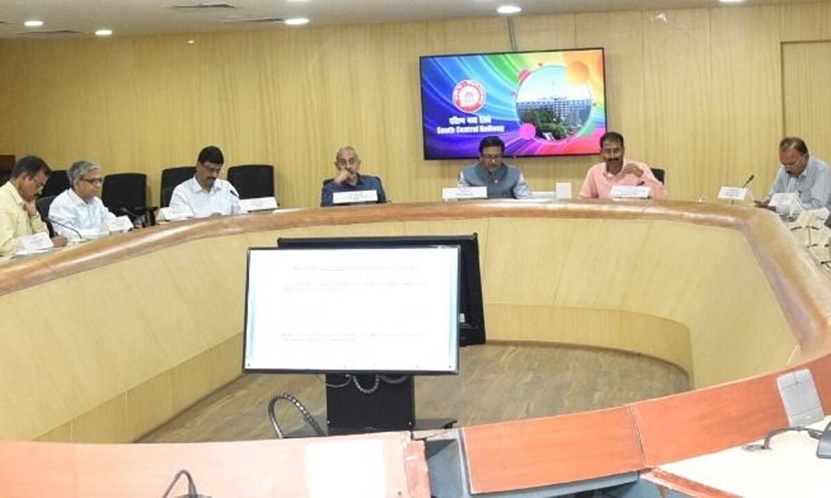 SCR holds safety review meet