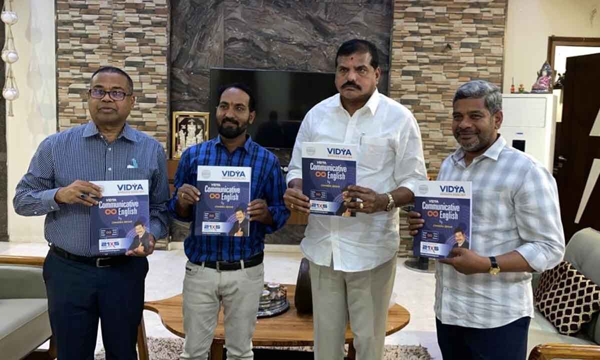 Botcha unveils a book on 'Communicative English'